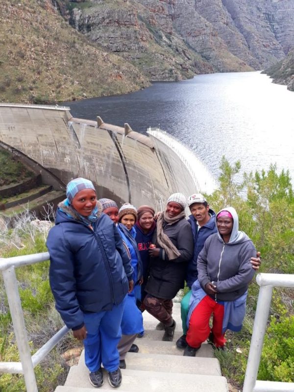 Mooigezicht Estates visits Roode Elsberg Dam to give thanks for good ...